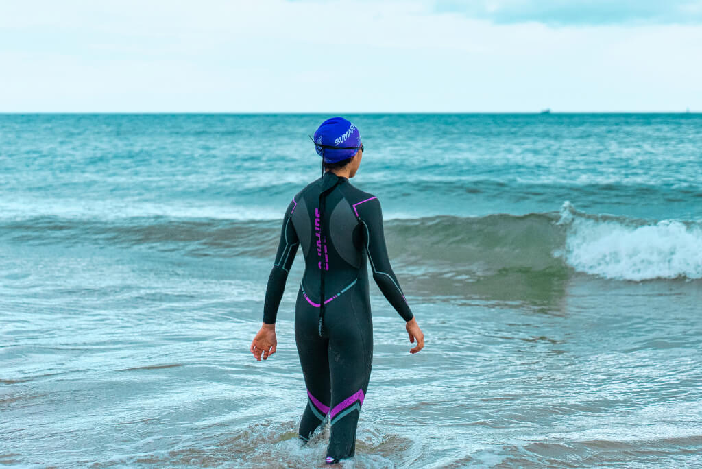 How To Put On And Take Off Wetsuits | Triathlon Wetsuits - SUMARPO